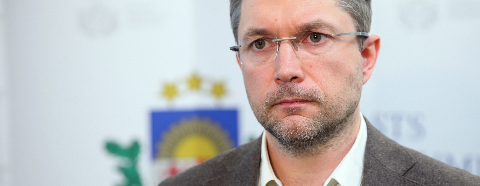 Mazajiem jāpalīdz novērst kļūmes, bet lielie krāpnieki jāsoda / Diena