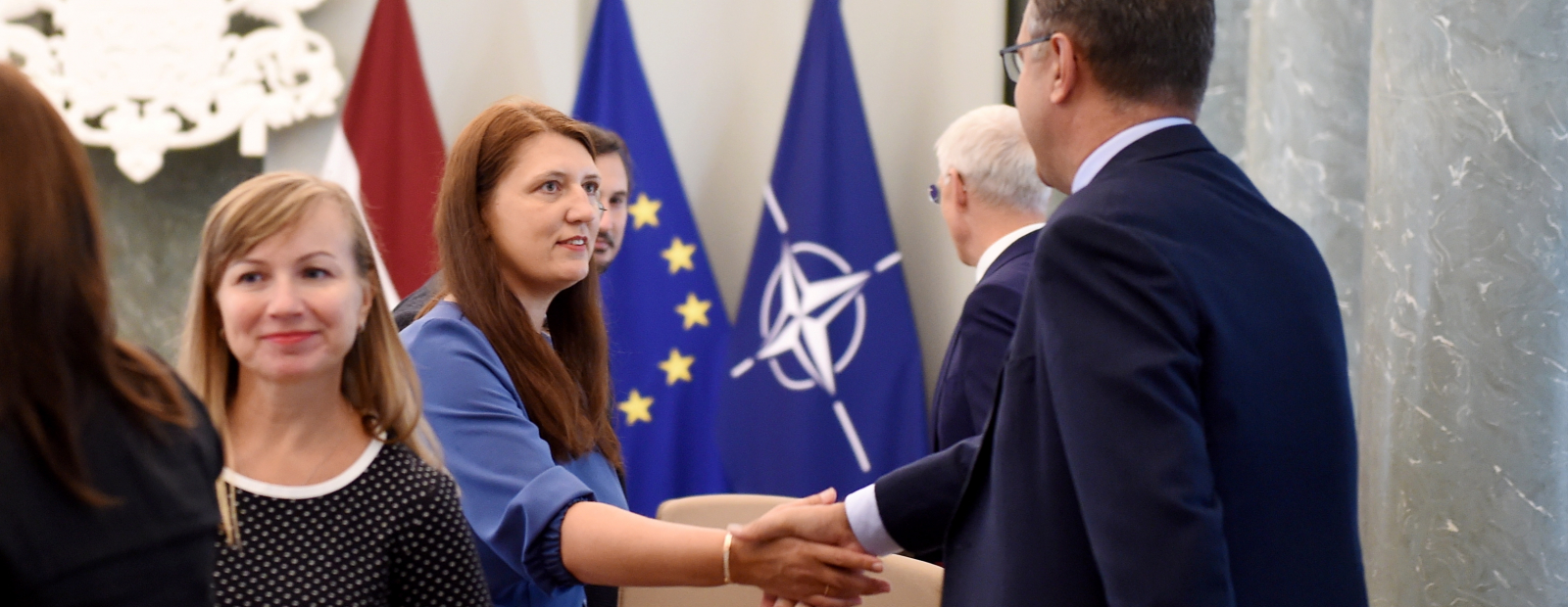 Valdība atbalsta pedagogu darba slodzes līdzsvarošanu un atalgojuma ...