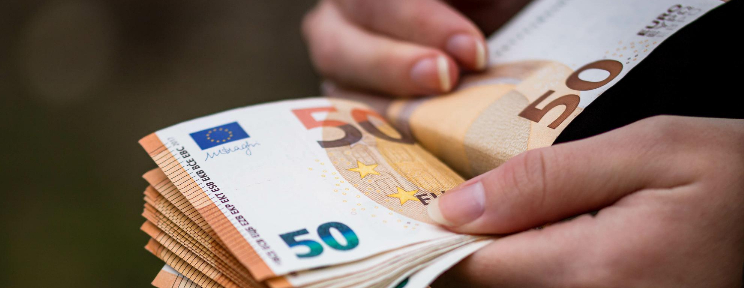 Ar likumu garantēs skaidras naudas pieejamību / Diena