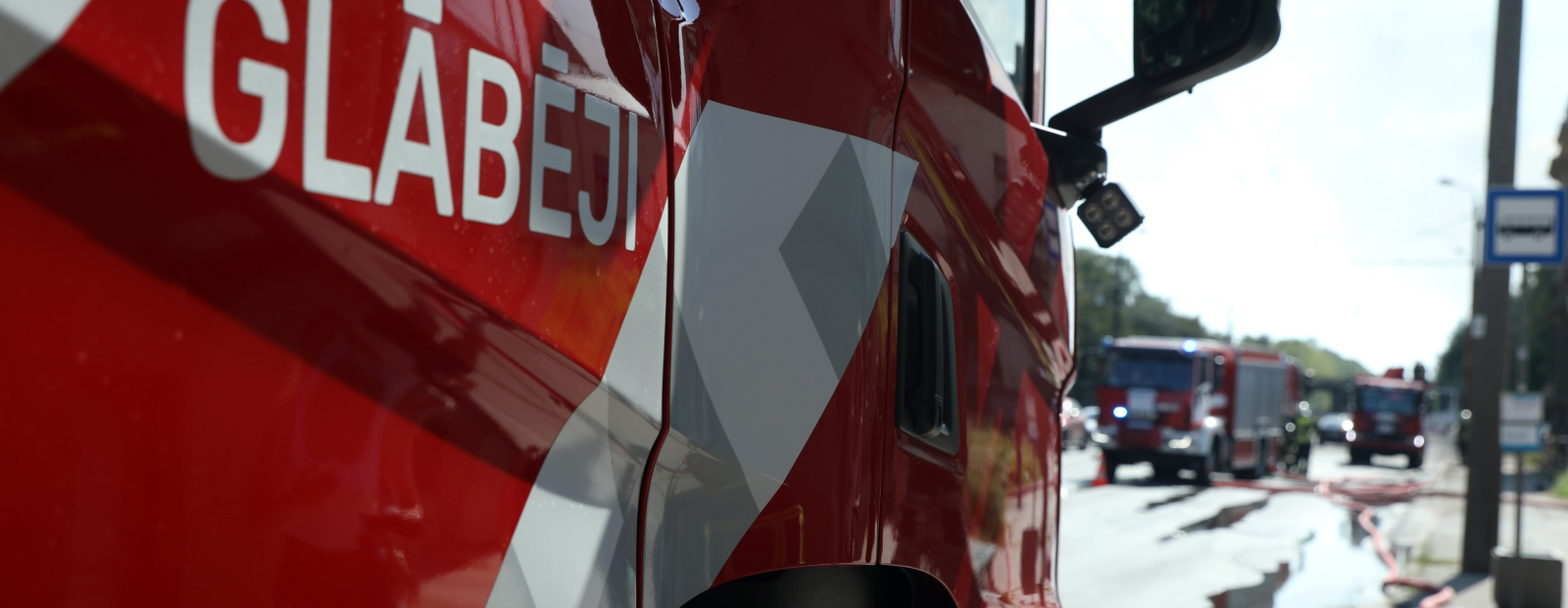 Degot litija baterijām, Sarkandaugavā radušies nelieli sprādzieni / Diena