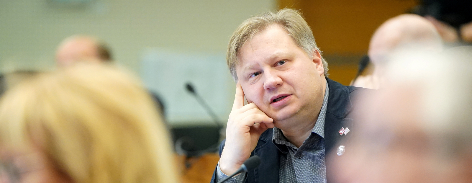 Rīgas domes komitejas sēdē sakaujas deputāti / Diena