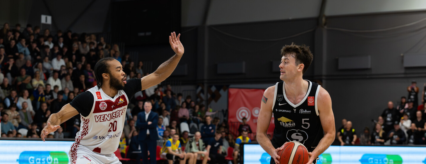 "Valmiera Glass"/ViA basketbolisti izcīna Latvijas čempiontitulu / Diena